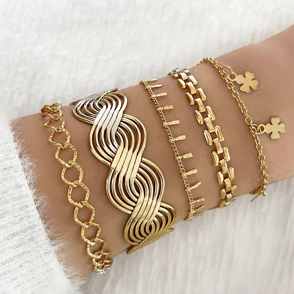 IPARAM Trendy Open Bracelet – Shopack